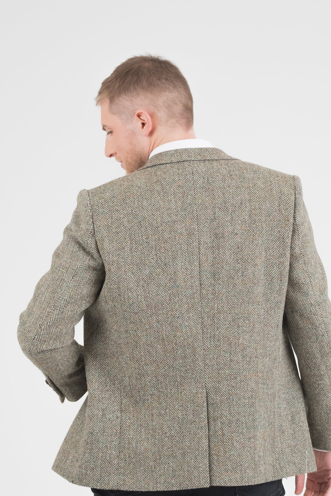 Men's Harris Tweed Finlay Jacket - Green Lovat Herringbone – Kiltane